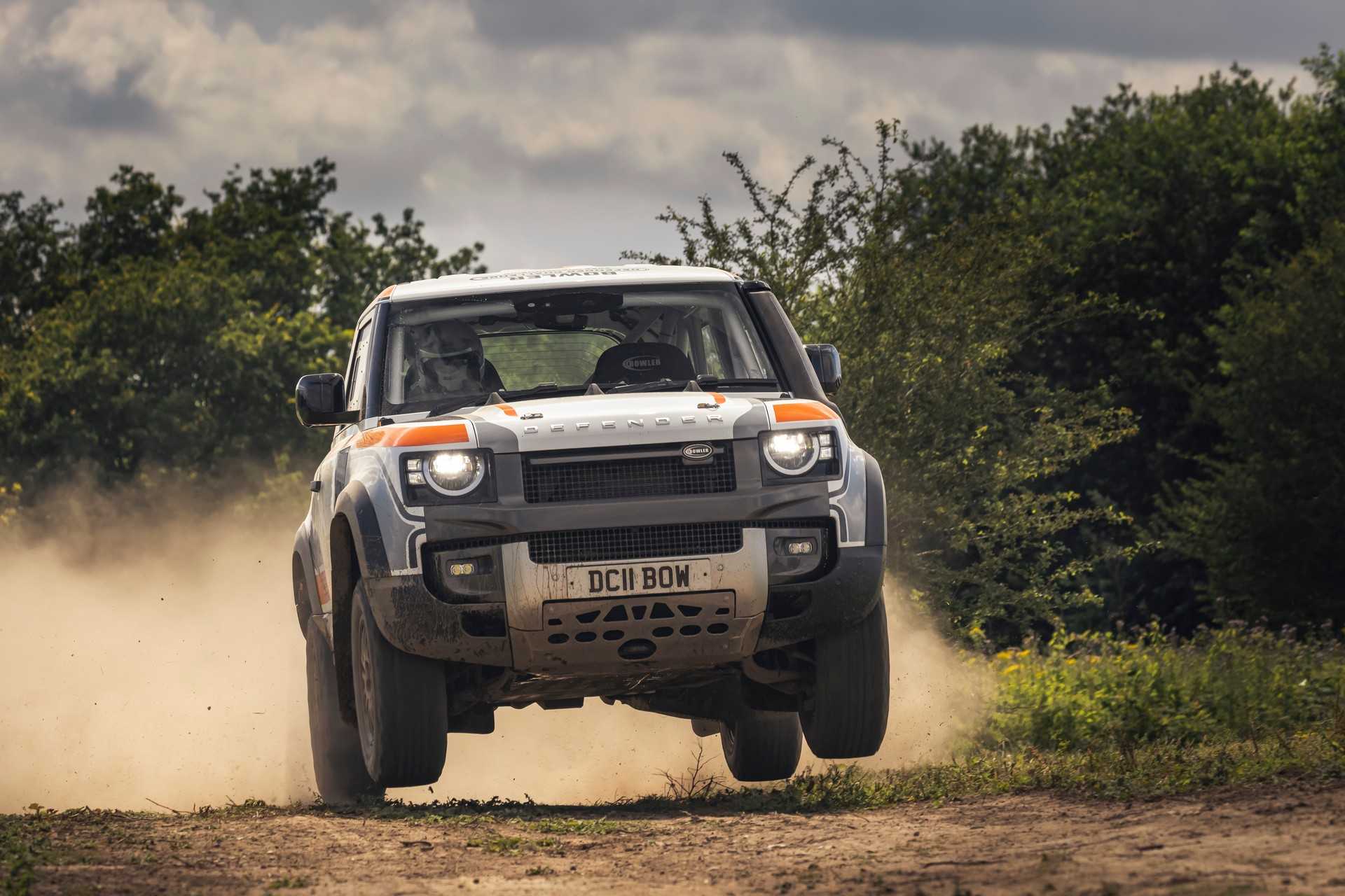 Bowler and Land Rover Defender 90 Rally Car Is Ready For The Game