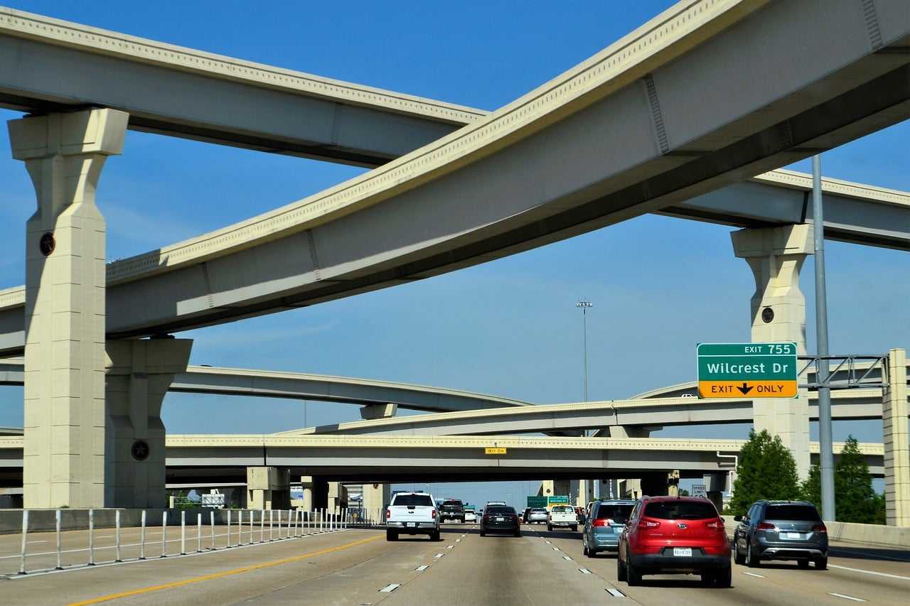 Highway vs. Freeway: Navigating the Fast Lane of Road Types