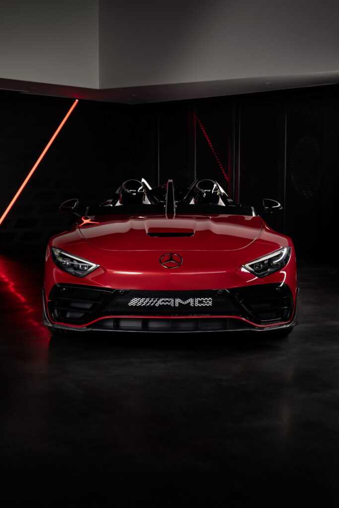 Mercedes-AMG Mythos PureSpeed Combines F1 Design With Classic Racing Spirit