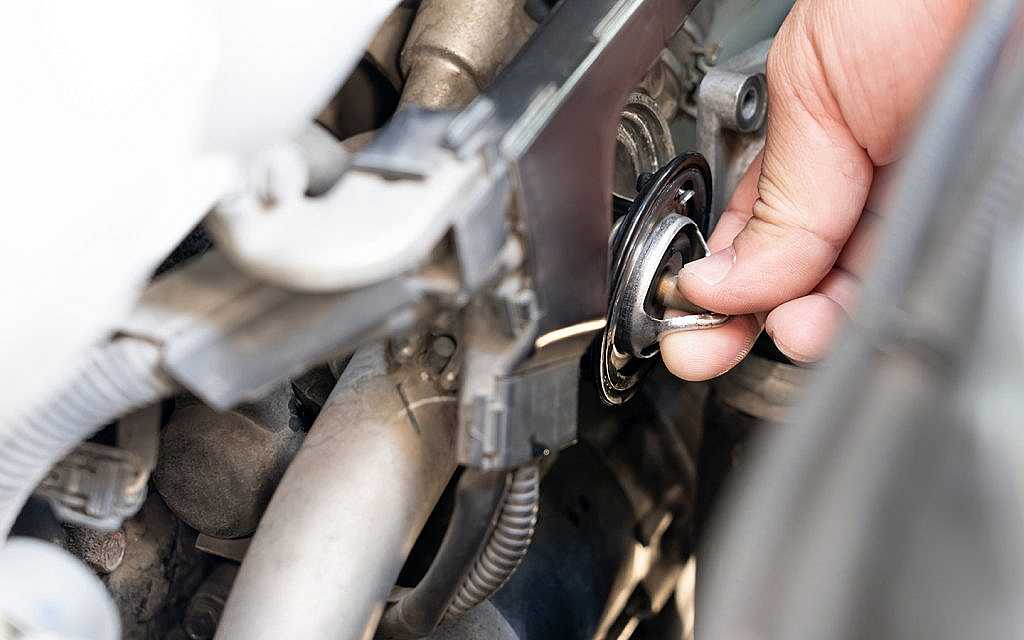 Engine Overheating? How to Spot and Fix a Faulty Car Thermostat