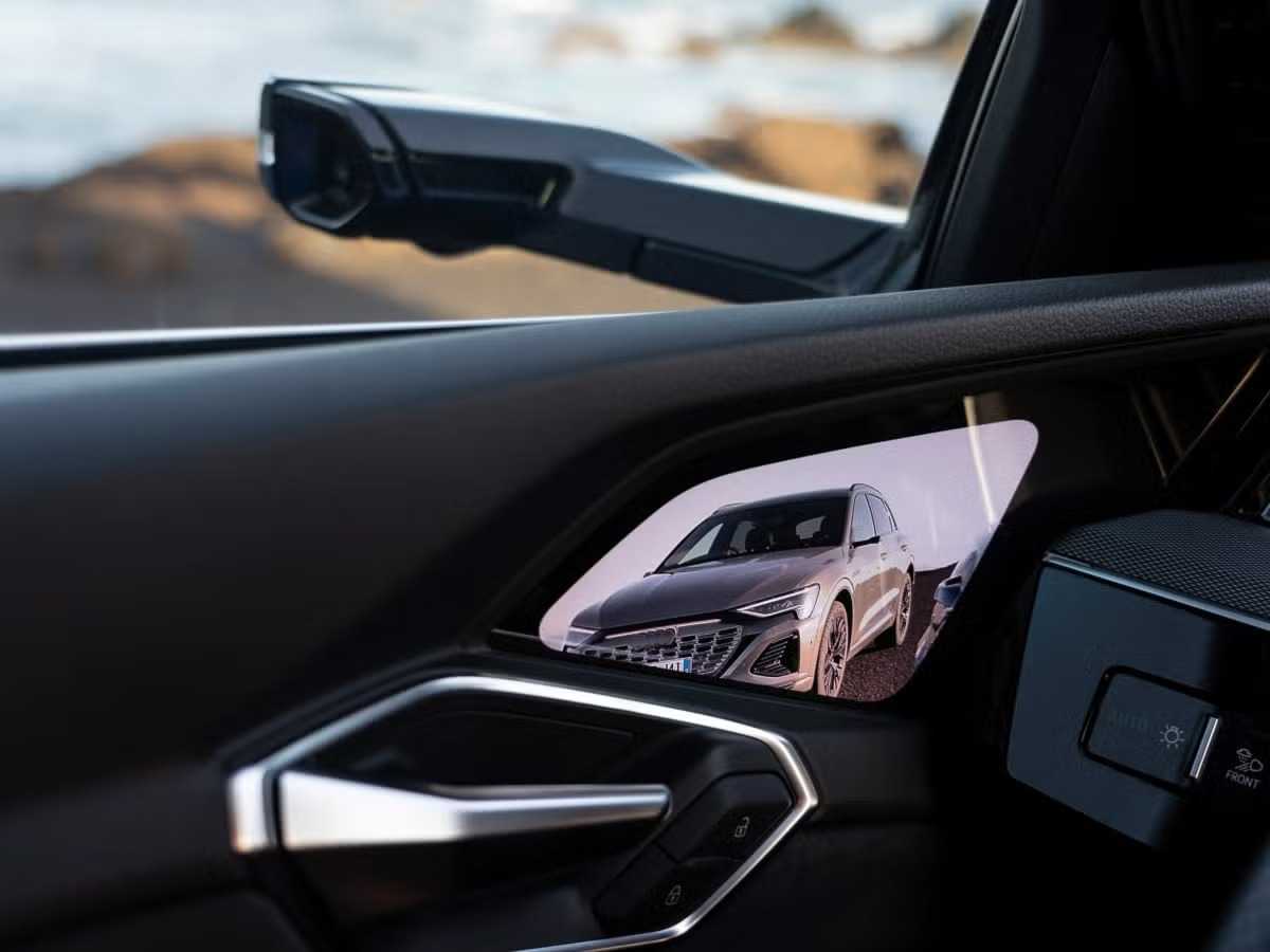 GM Adaptive Digital Mirror Patent Could Change How Drivers See Traffic